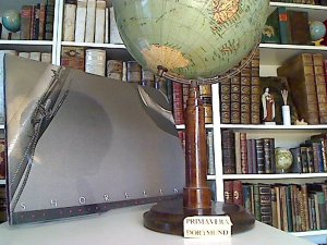 „Strand, Mark, Shoreline The camera at water`s edge Introduction by ...