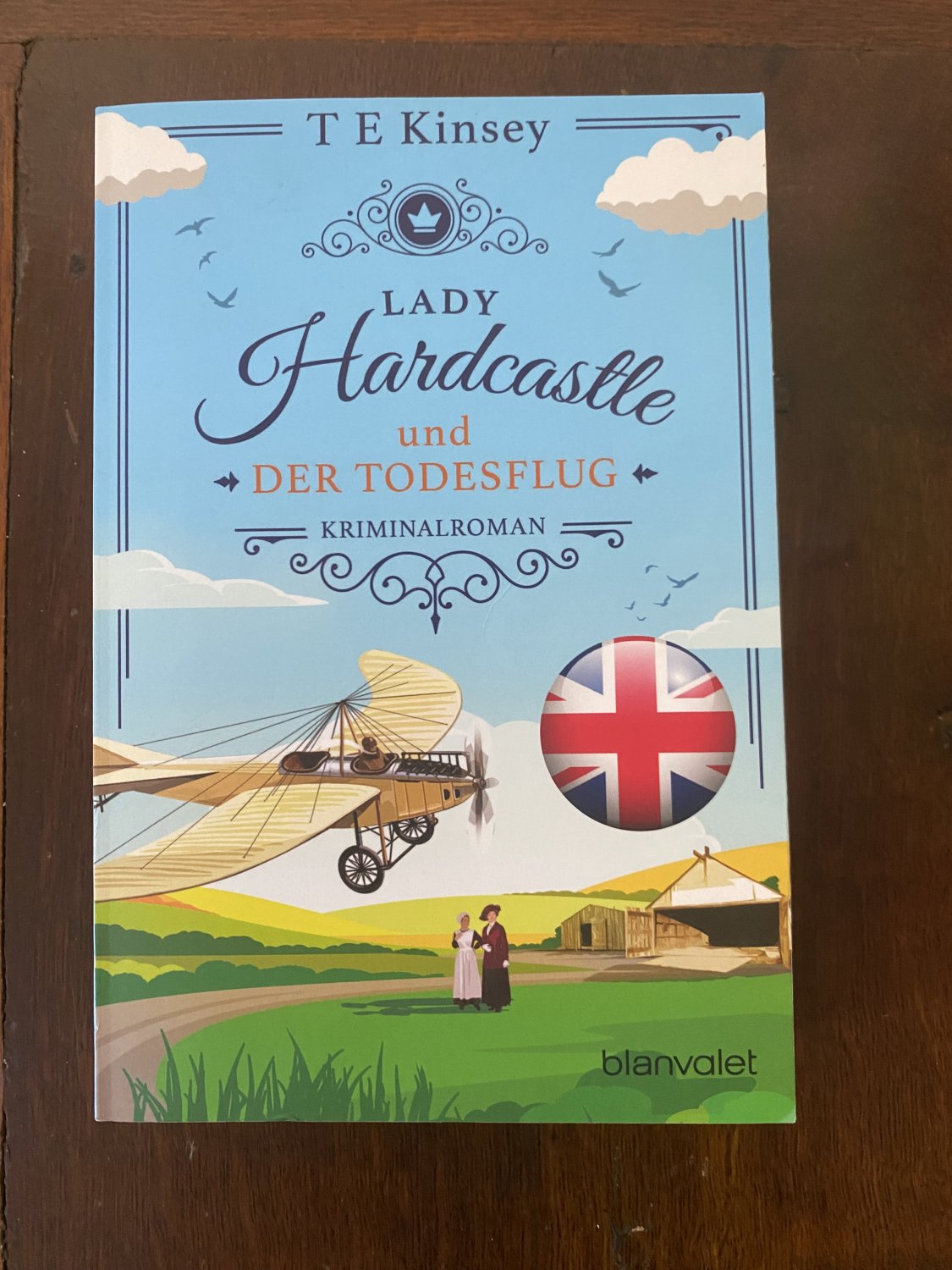 ISBN 9783734113550 "Lady Hardcastle und der Todesflug – Kriminalroman ...