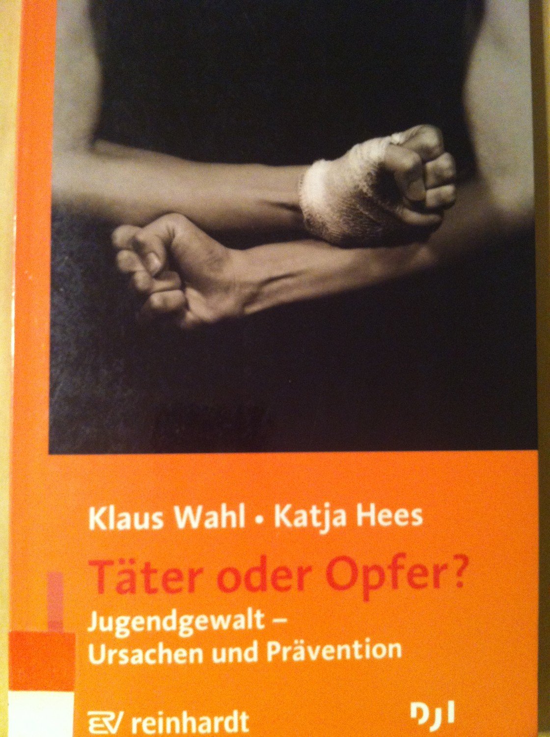 ISBN 9783497020379 "Täter oder Opfer? – Jugendgewalt – Ursachen und Prävention" – Erstausgabe kaufen