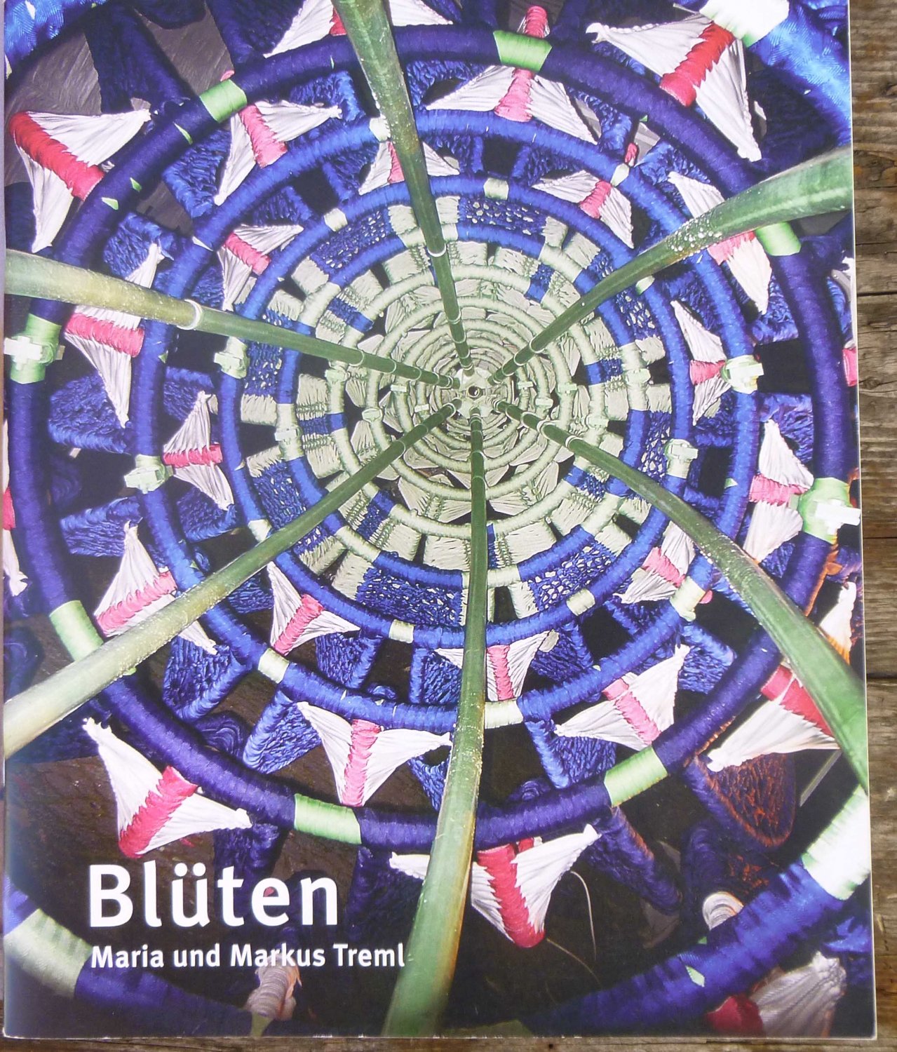 „Maria und Markus Treml -BLÜTEN -Kreisverkehrgestaltung St.“ (Maria und ...