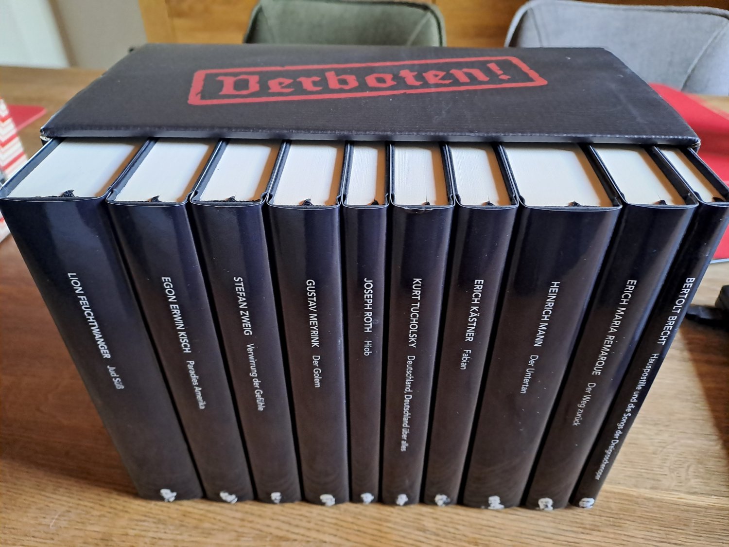 ISBN 9783942656696 "Die Bibliothek der verbotenen Bücher – BILD und Vorsicht: Buch! präsentieren ...