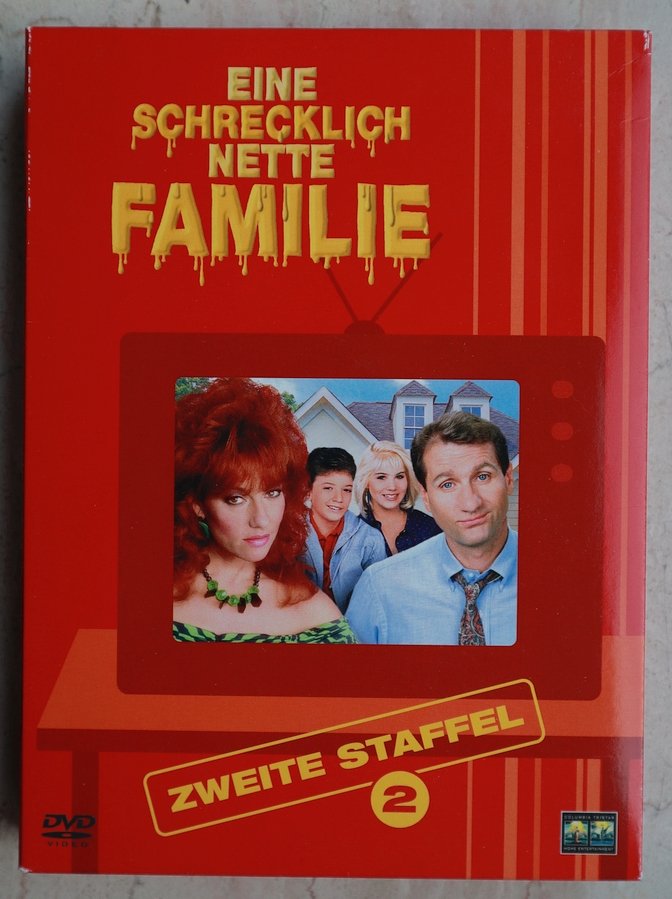 „Eine schrecklich nette Familie Season 2“ – Film gebraucht kaufen ...