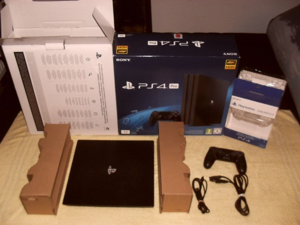PS4 Konsole PRO 1TB komplett im sehr guten Zustand mit neuwertigen org. Controller