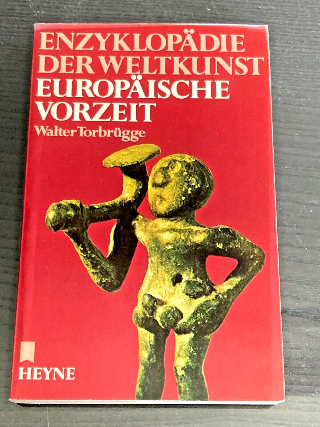 „Europäische Vorzeit / 102 farbige Illustrationen 196 schwarz-weiße ...