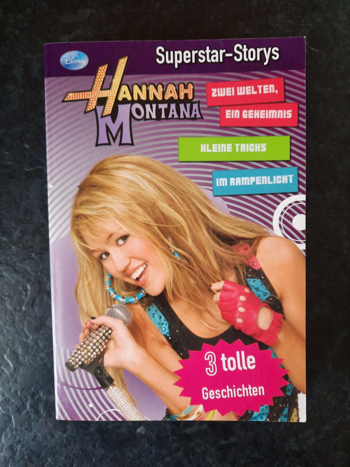 „Hannah Montana - 3 tolle Geschichten: Zwei Welten, ein …“ (Beth ...